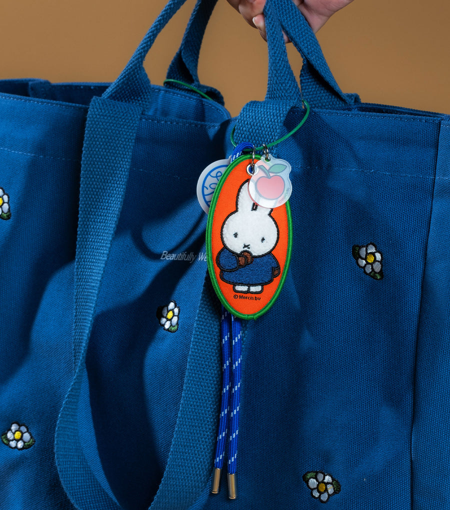 Miffy 'Miffy Eating Cookie'—Woven Charm – Ana Tomy